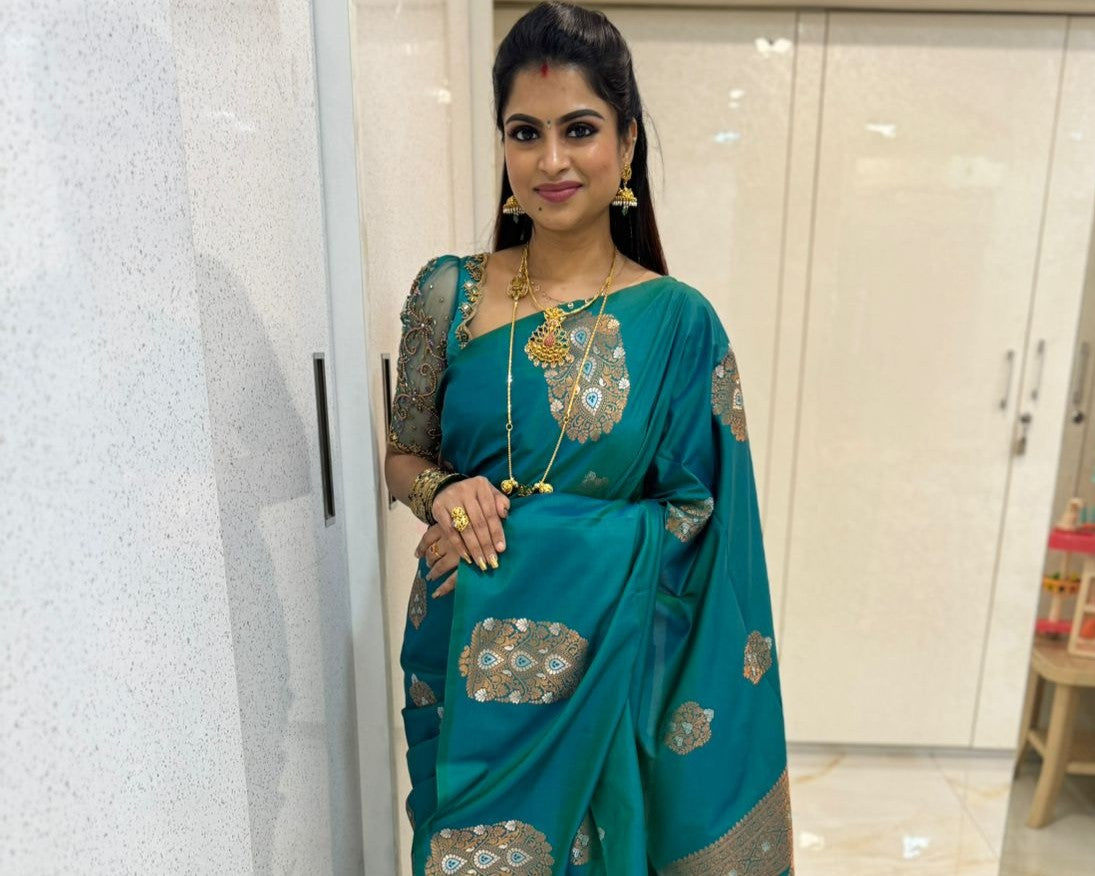 PREMIUM BORDERLESS KANCHI SILK – KIRUTHIKHAA'S BOUTIQUE