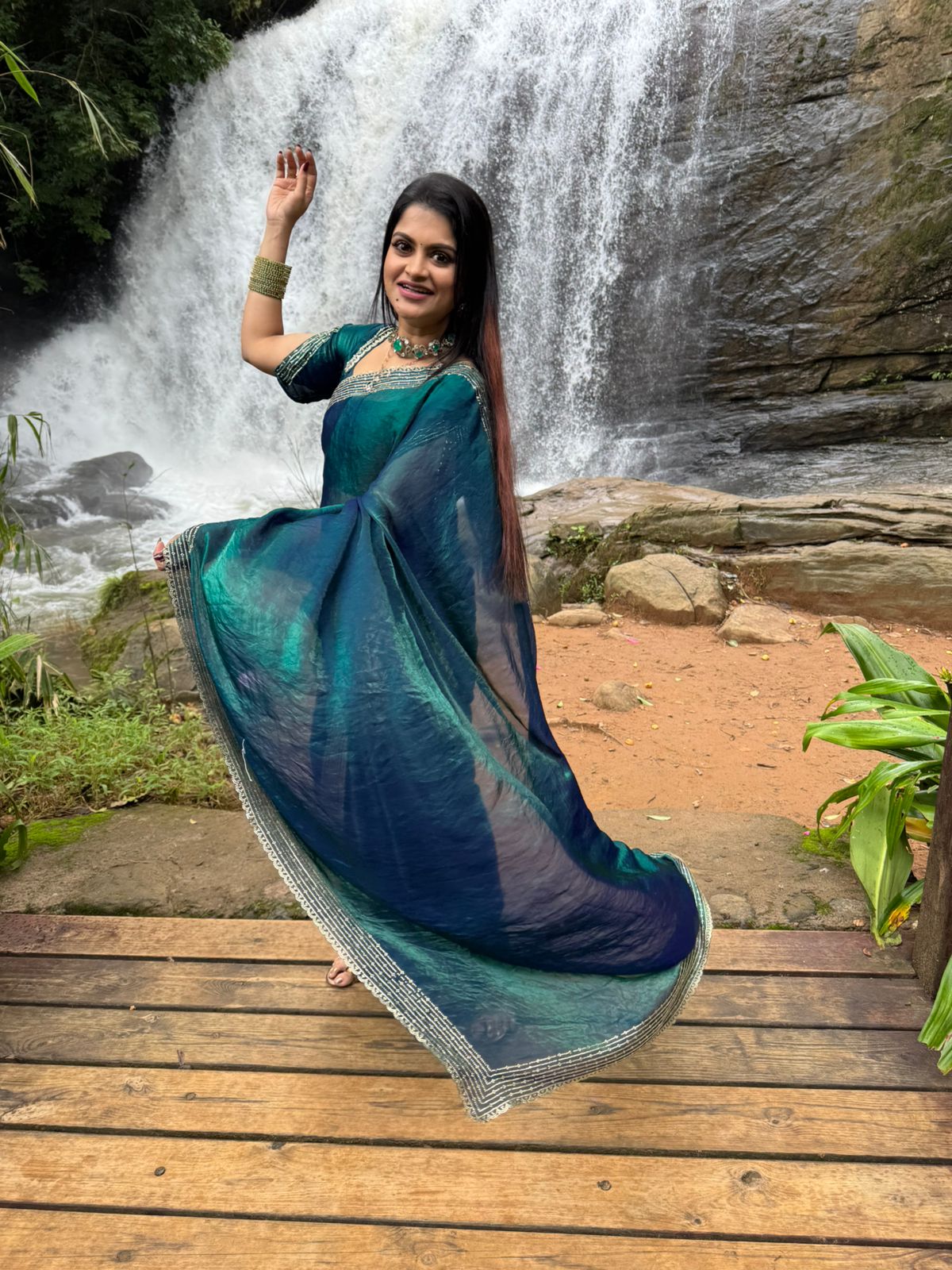 DESJ96 – KIRUTHIKHAA'S BOUTIQUE